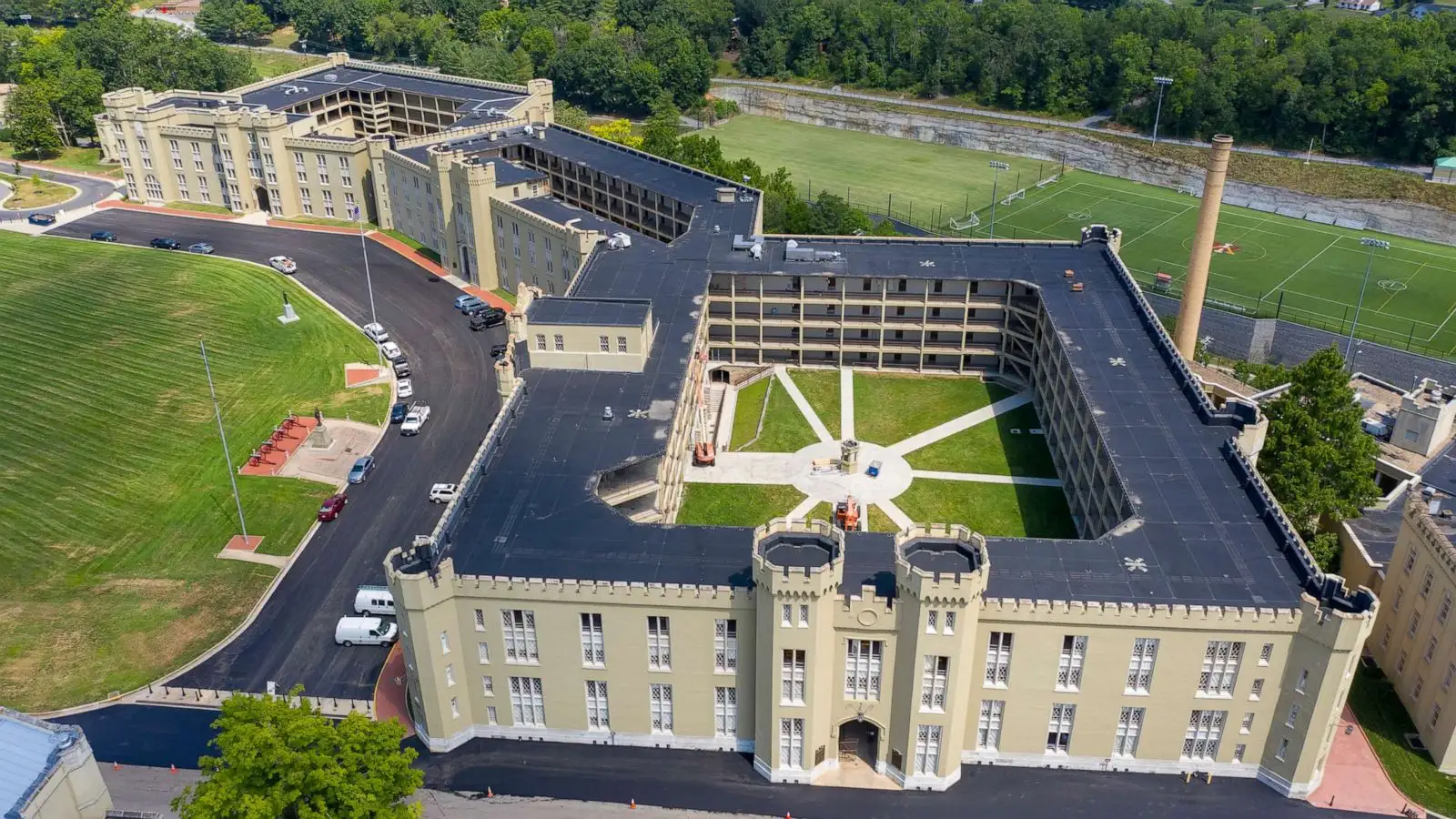 VMI Military Institute: Admissions, Regimental System